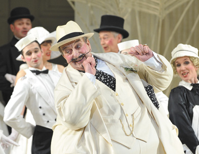 Opera singer collapses and dies in rehearsal