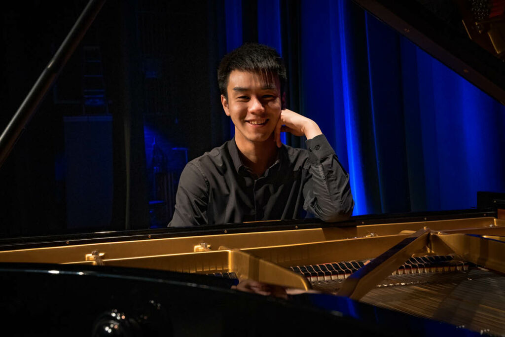 Alex Zhang wins Australian National Piano Award