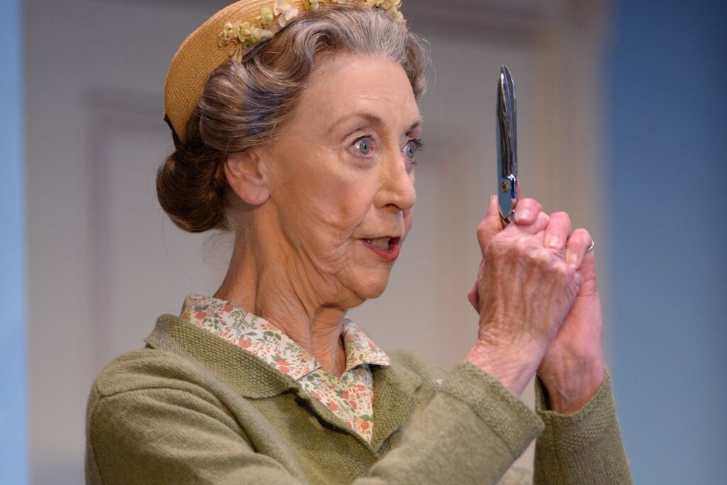 Australian actor Judi Farr has died