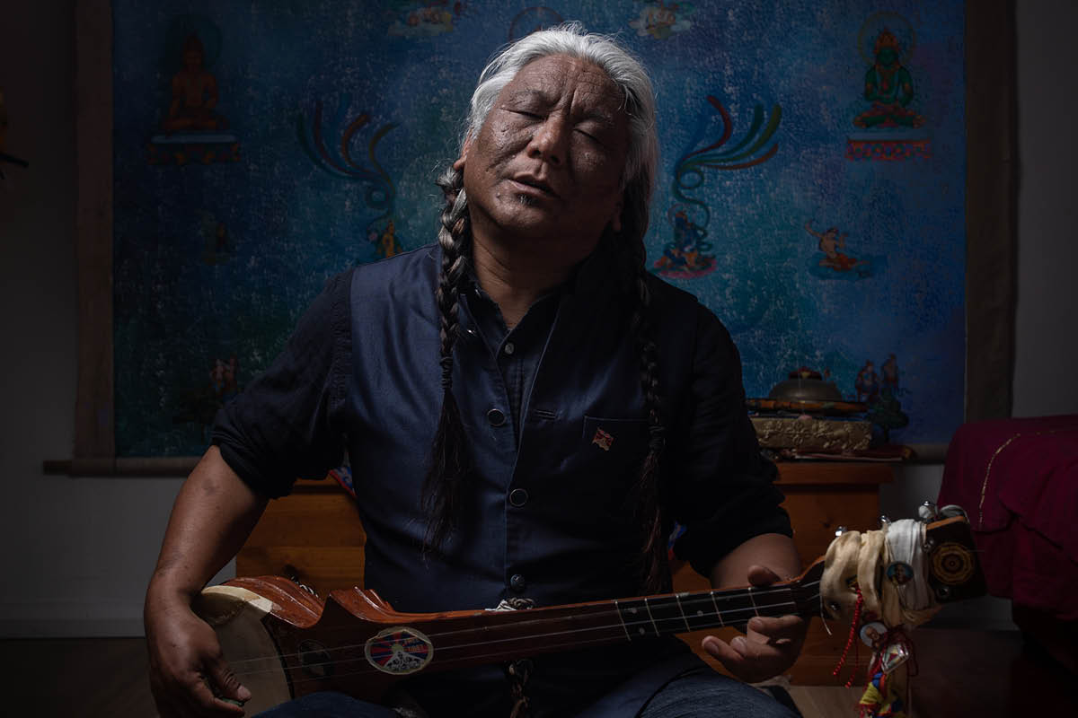 Playing Up: The Dranyen and Lingbu with Tenzin Choegyal